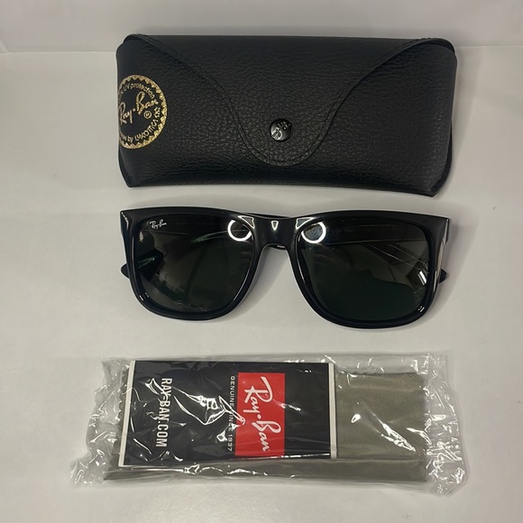 Ray-Ban | Accessories | Ray Ban Justin Classic In Black | Poshmark